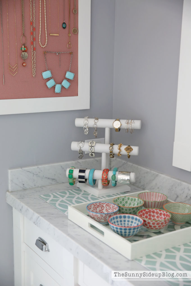 Simple (and pretty!) Jewelry Organization - The Sunny Side Up Blog