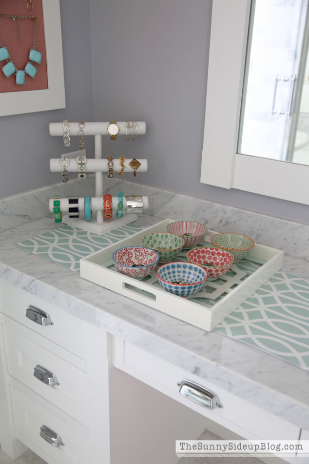 Simple (and pretty!) Jewelry Organization - The Sunny Side Up Blog