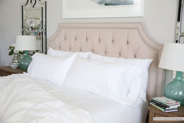 5 Tips To Create a Relaxing Bedroom - The Sunny Side Up Blog
