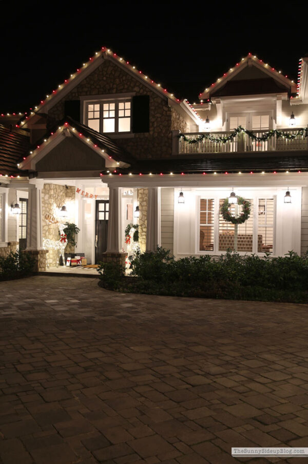 Christmas Homes at Night Tour! - The Sunny Side Up Blog