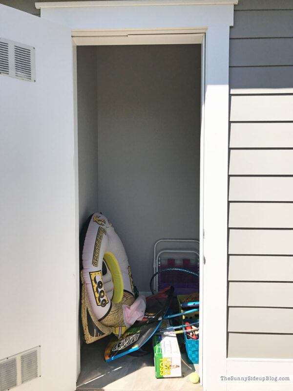 Organized Outdoor Pool and Toy Storage - The Sunny Side Up Blog