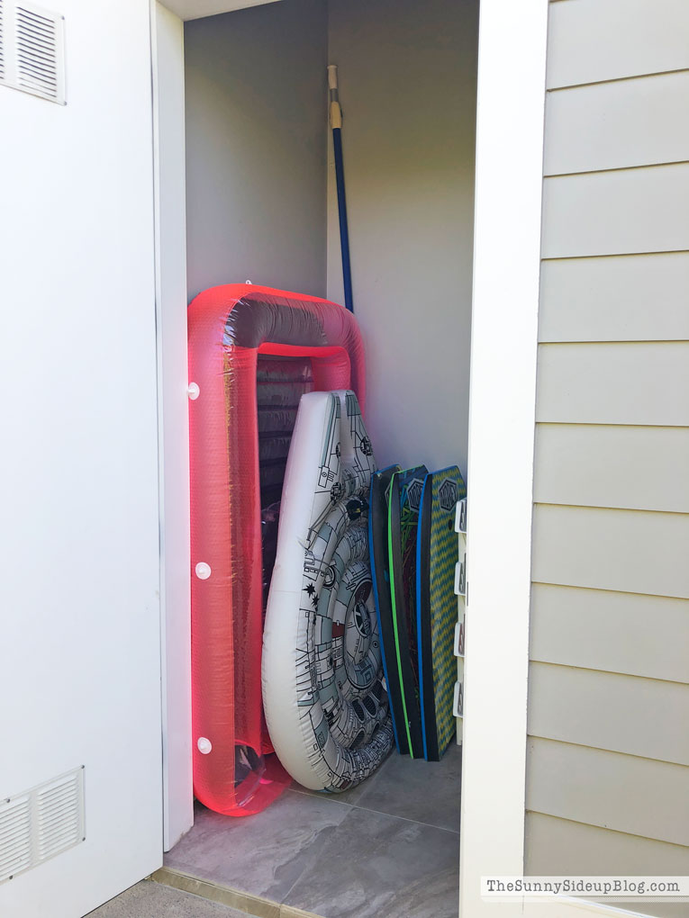 Organized Outdoor Pool and Toy Storage - The Sunny Side Up Blog