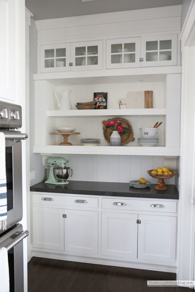 Sunday Shelfie - The Sunny Side Up Blog