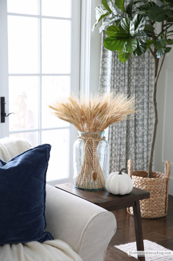 Fall Family Room Decor - The Sunny Side Up Blog