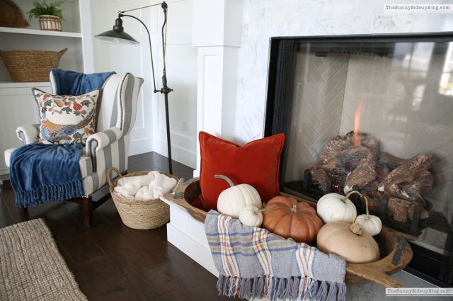 Fall Family Room Decor - The Sunny Side Up Blog