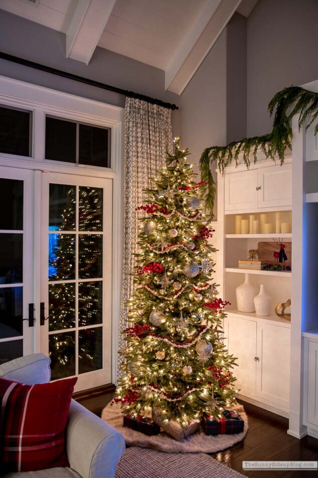 Christmas Family Room - The Sunny Side Up Blog