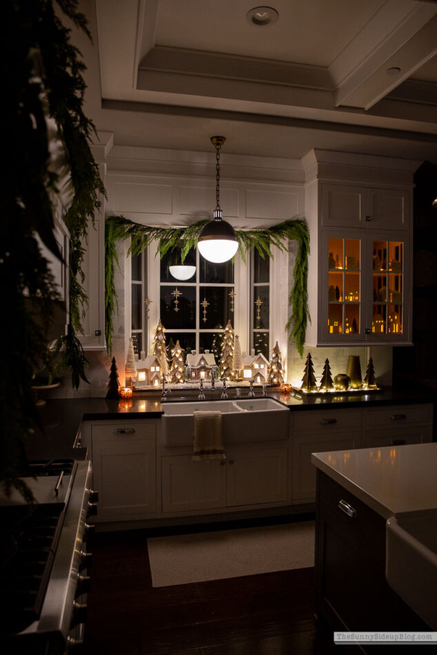 Christmas Kitchen Window - The Sunny Side Up Blog