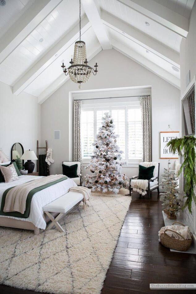 Christmas Master Bedroom - The Sunny Side Up Blog