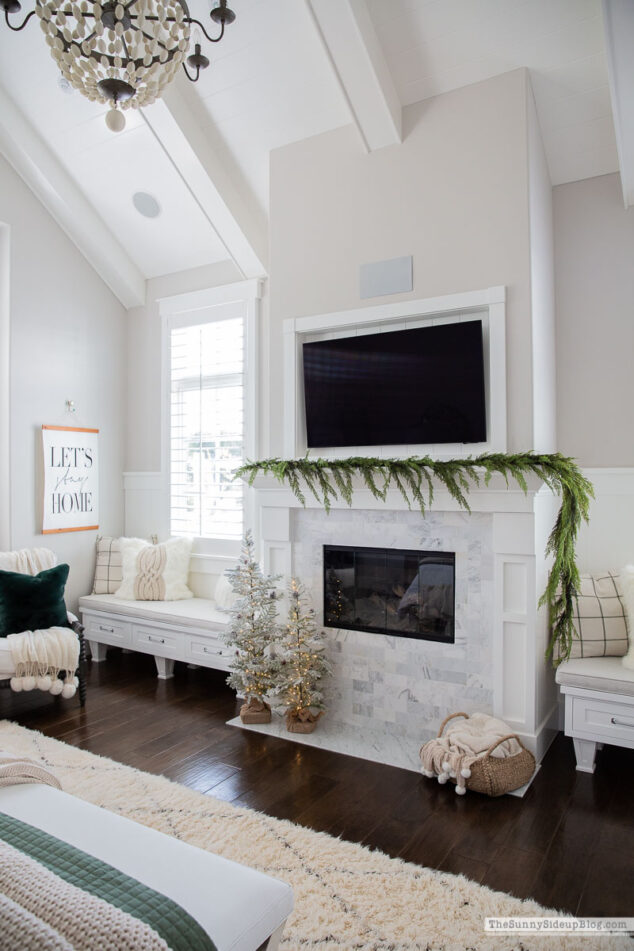 Christmas Master Bedroom - The Sunny Side Up Blog