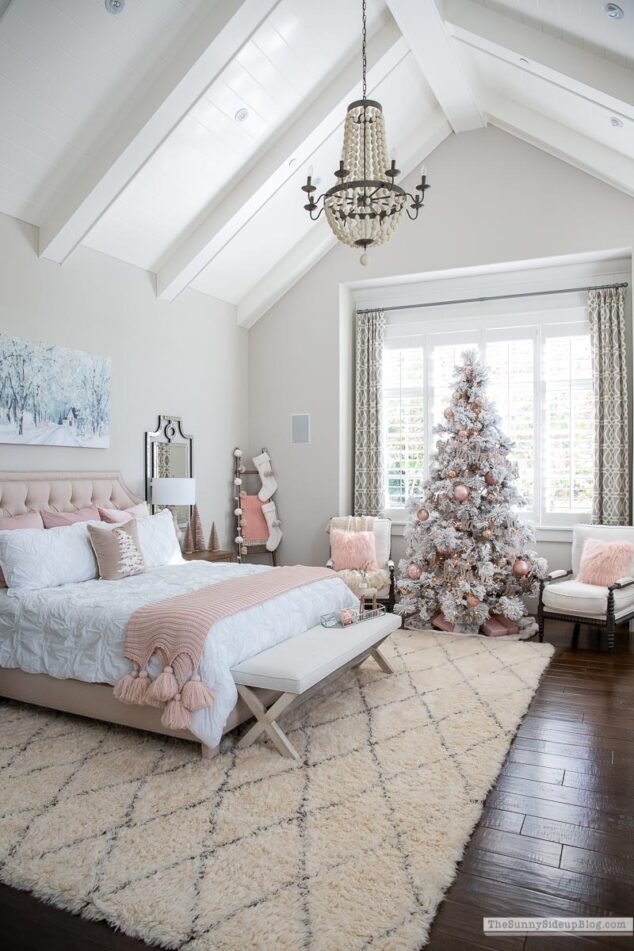 Christmas Master Bedroom - The Sunny Side Up Blog