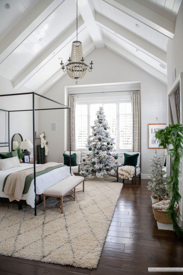 Christmas Decor (Master Bedroom) - The Sunny Side Up Blog
