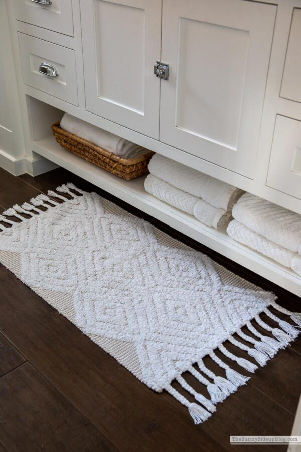 Holiday Bathroom - 2 ways! - The Sunny Side Up Blog