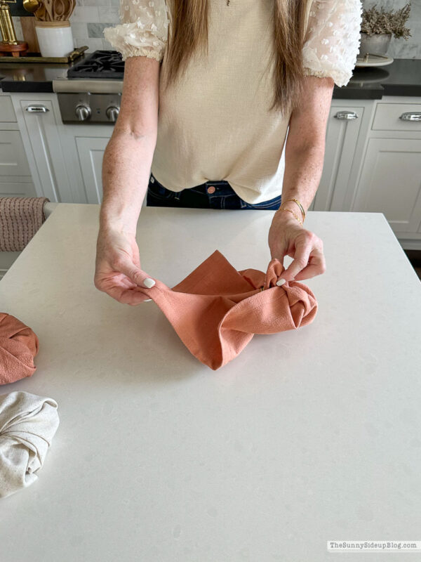How to make a pumpkin napkin (and set a cute fall table!) - The Sunny ...