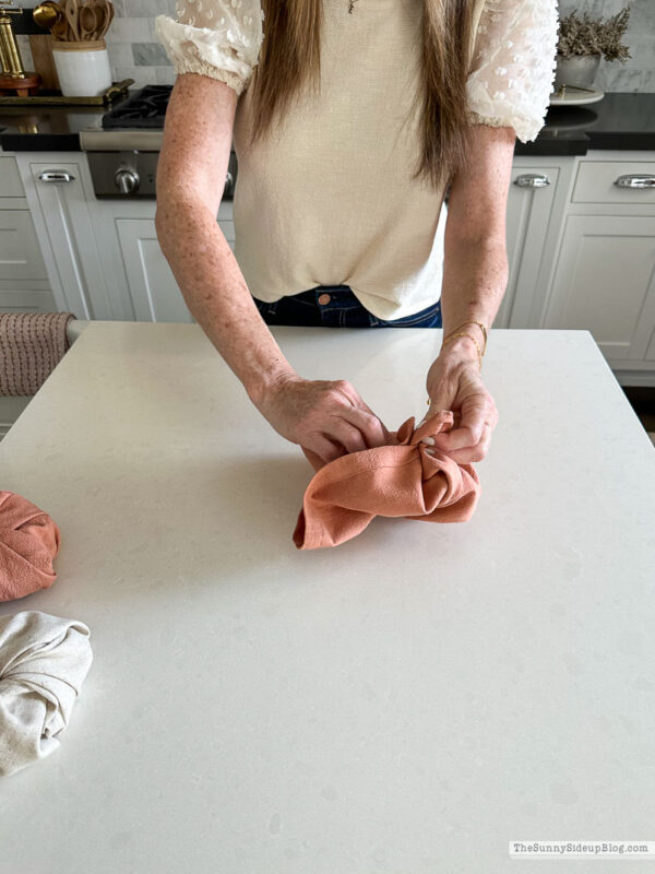 How to make a pumpkin napkin (and set a cute fall table!) - The Sunny ...